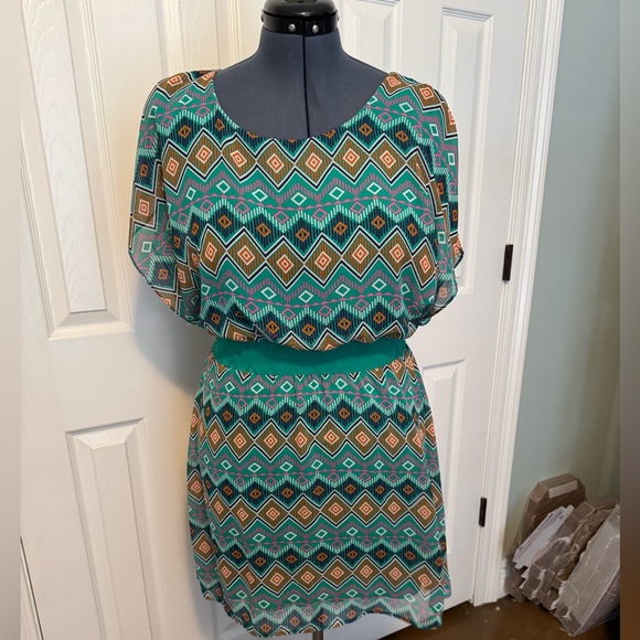 Alya | Dresses | Alya Geometric Print Midi Dress Green And Brown | Poshmark